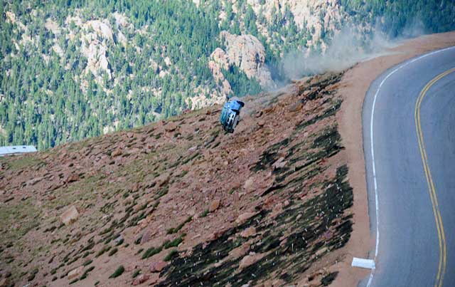 Intense Hill Climb Crash [Video] | I Like To Waste My Time