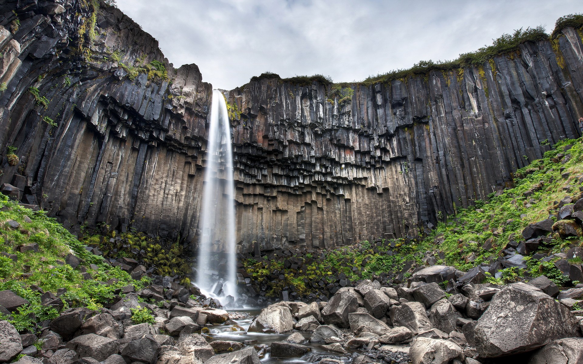 Daily Wallpaper: Svartifoss, Iceland | I Like To Waste My Time