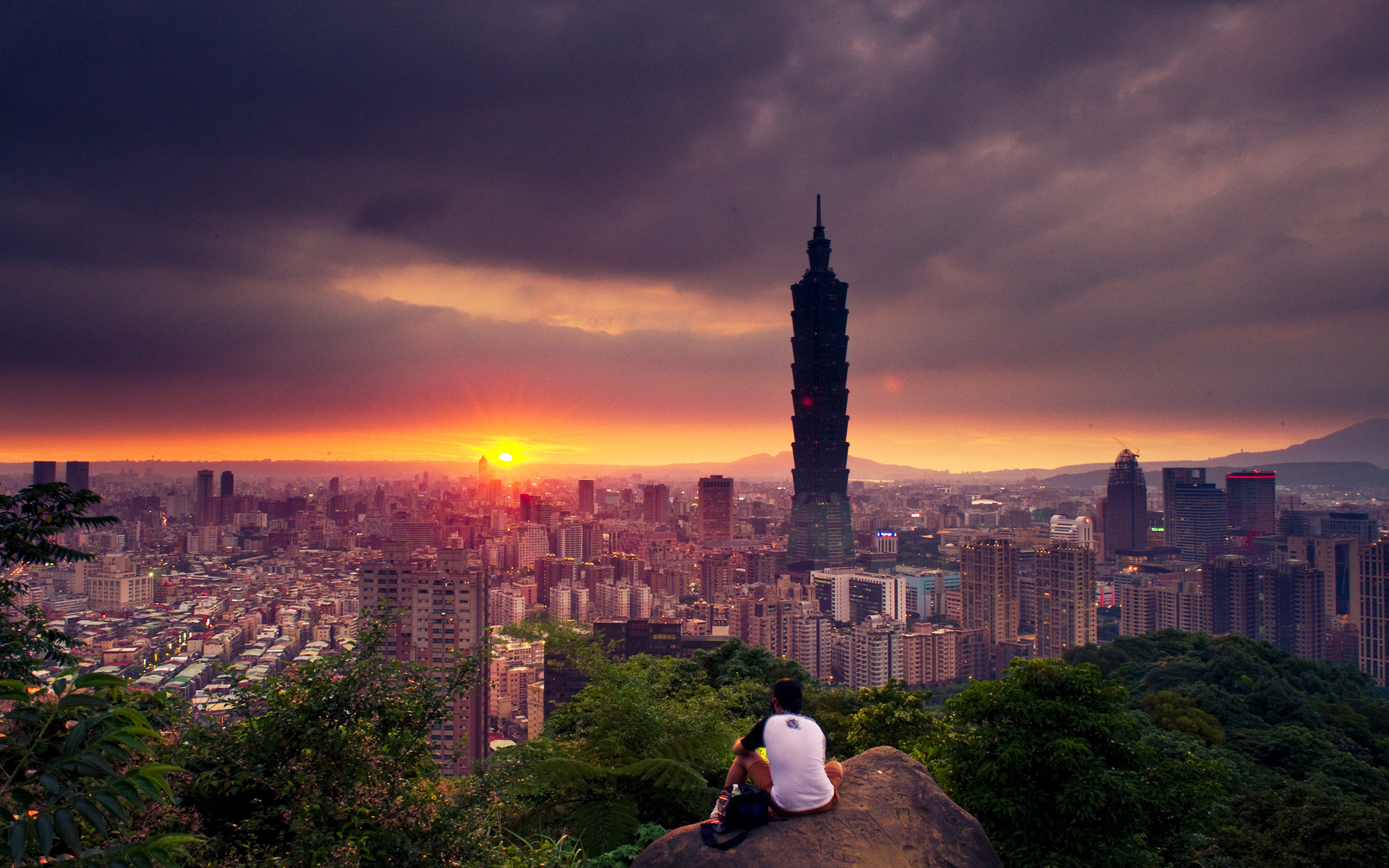 Daily Wallpaper: Warm Sunset in Taipei | I Like To Waste My Time